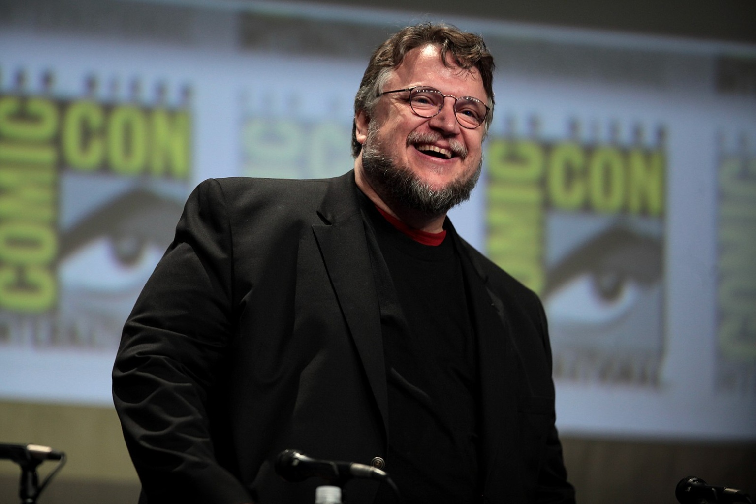 Raro, mexicano y migrante: el Frankenstein de Guillermo del Toro